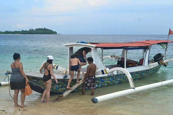 gili rengit and gili layar lombok one day snorkeling tour